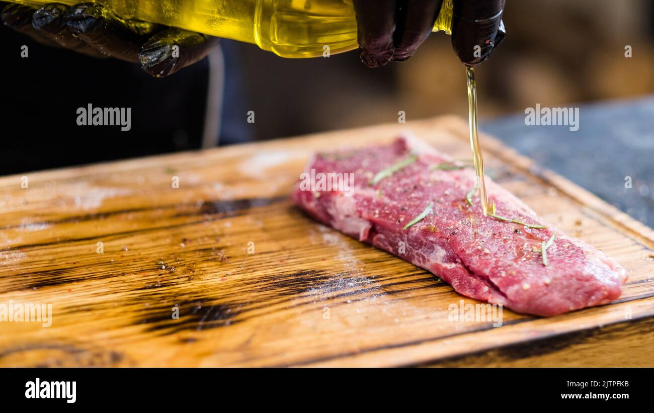 Cowboy cooking hi-res stock photography and images - Alamy