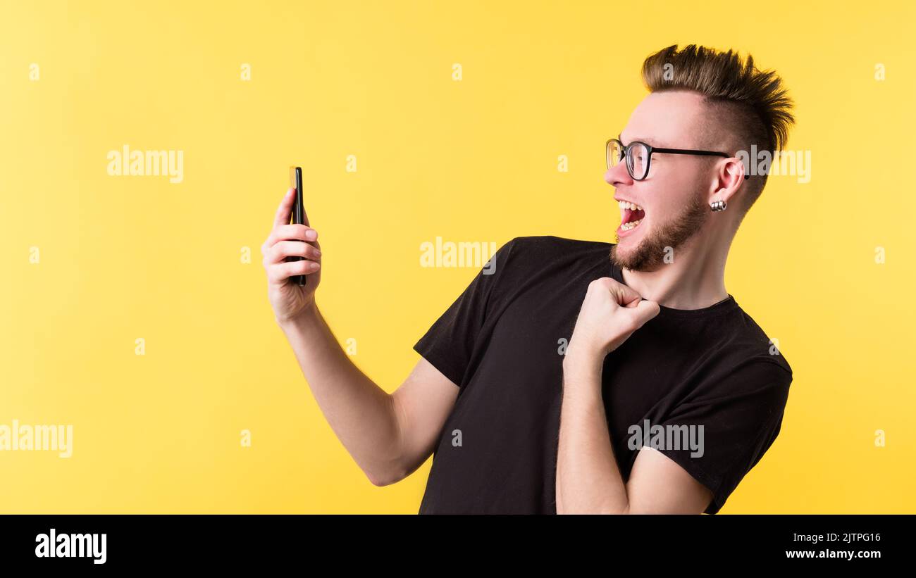 shocked scared emotional hipster guy portrait Stock Photo - Alamy