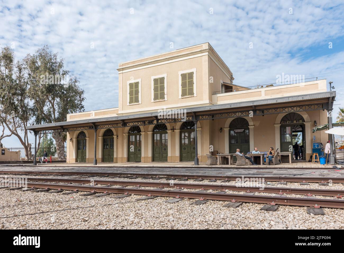Palmen und wolken hi-res stock photography and images - Alamy