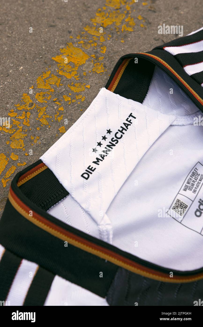 Adidas presents the kit for the German national team for the FIFA ...