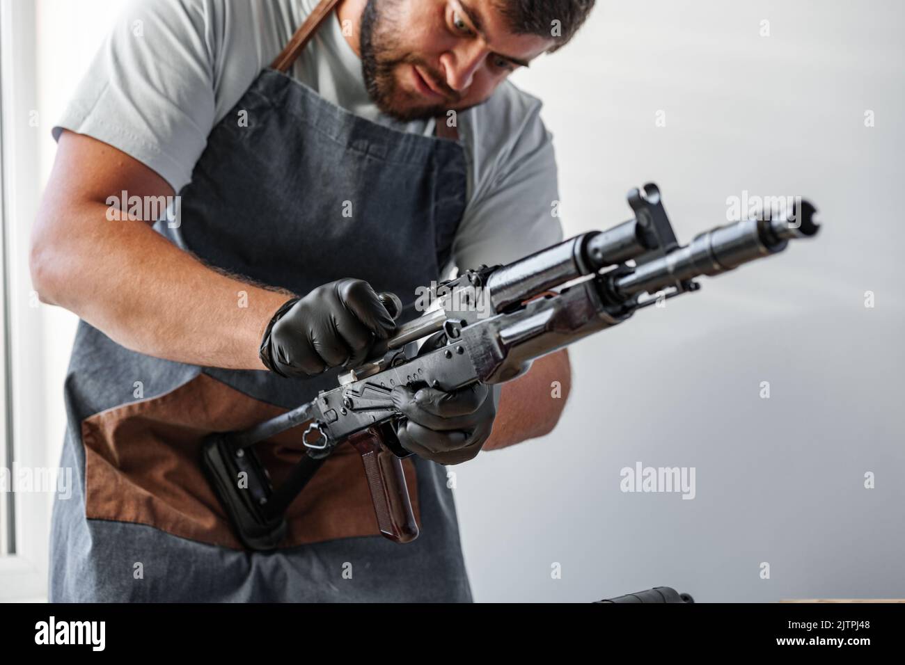 Disassembling weapons hi-res stock photography and images - Alamy