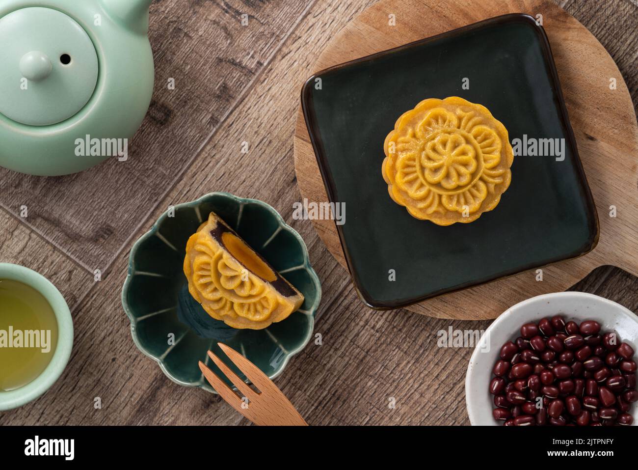 Delicious Cantonese moon cake for Mid-Autumn Festival food mooncake on ...