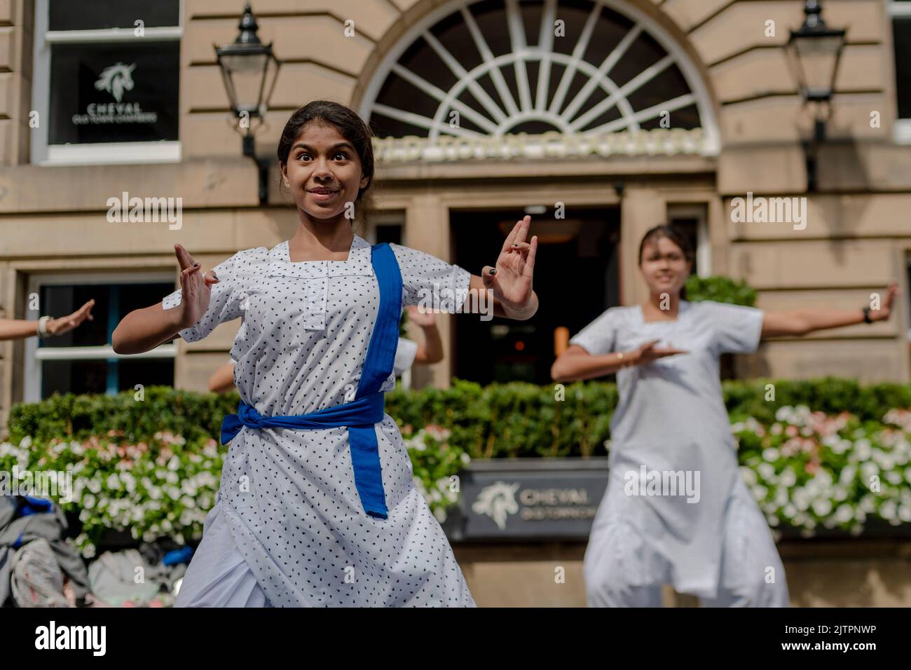 Refuse workers start to clean at Edinburgh's Chambers street after ...
