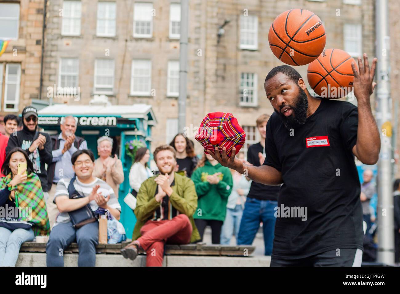 Refuse workers start to clean at Edinburgh's Chambers street after ...
