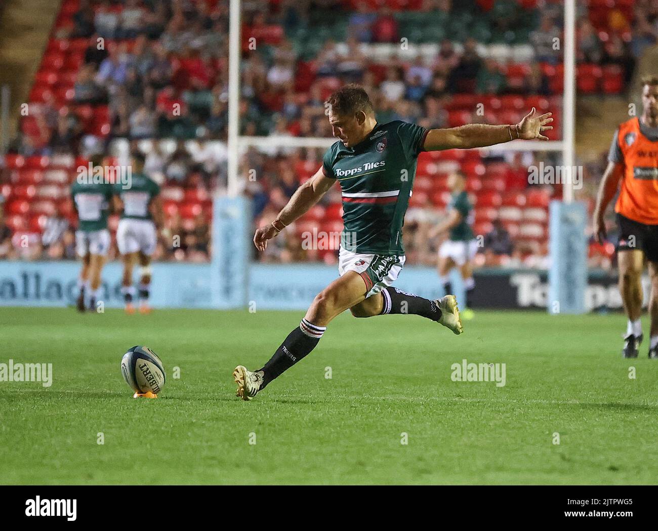 26.8.2022 Leicester, England. Rugby Union. Jimmy Gopperth takes a ...