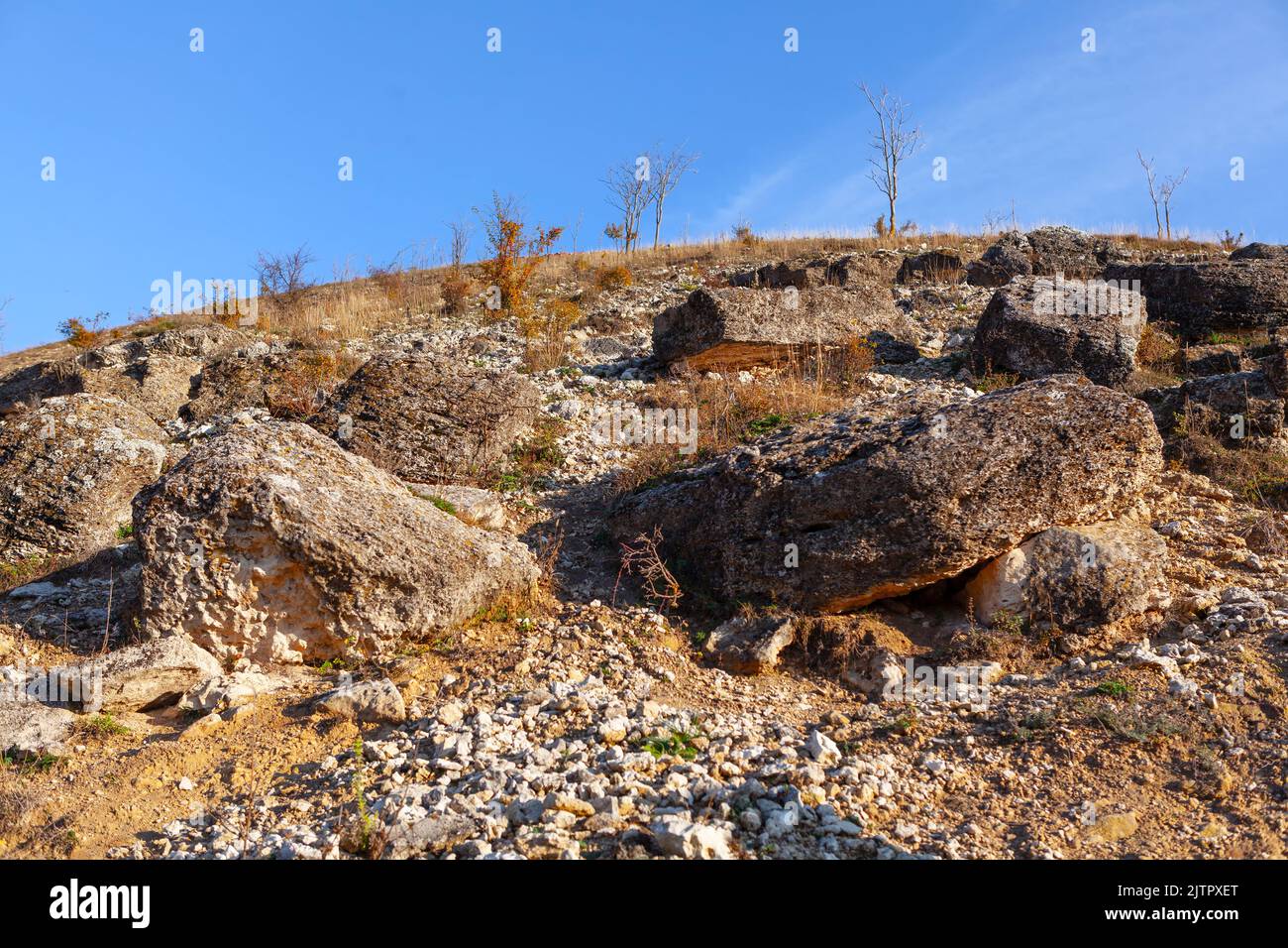 Rock slide earthquake hi-res stock photography and images - Alamy