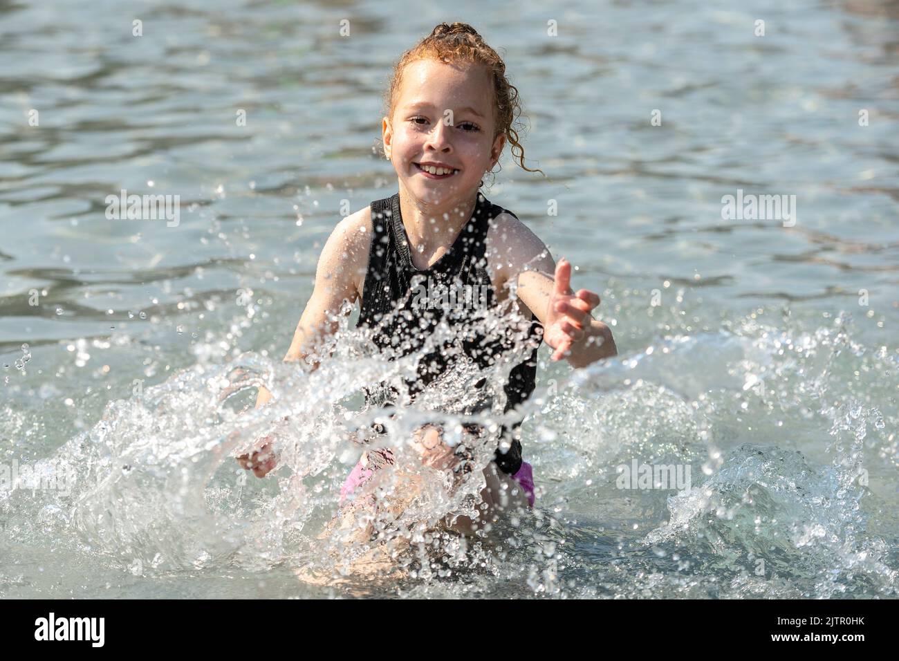 Refuse workers start to clean at Edinburgh's Chambers street after ...