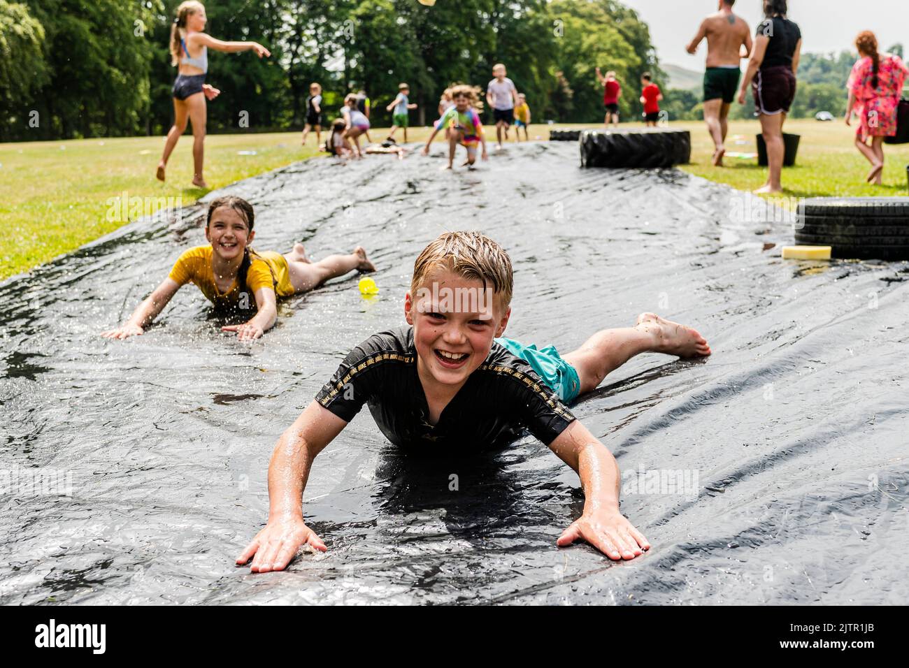 Refuse workers start to clean at Edinburgh's Chambers street after ...