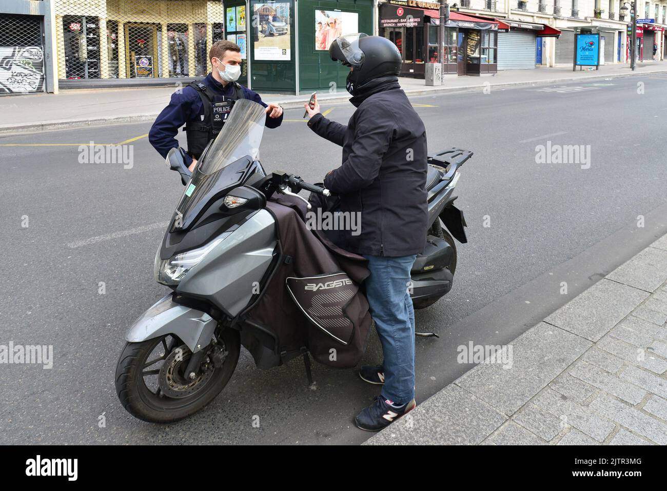 France. Paris under Covid 19 pandemia. The 6th april 2020. Place de ... France. Paris under Covid 19 pandemia. The 6th april 2020. Place de ...