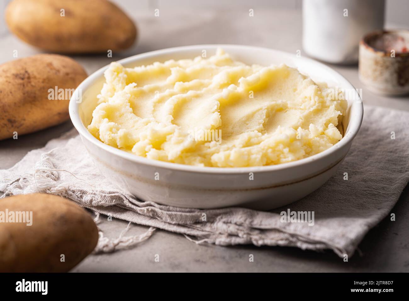 Yellow cooked potatoes on bowl hi-res stock photography and images - Alamy