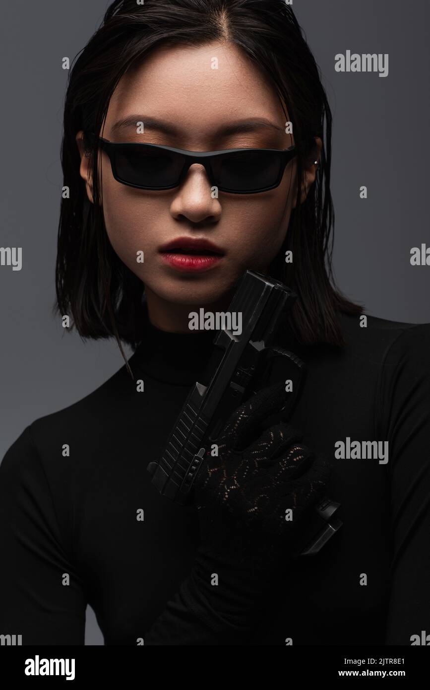 Dangerous black woman hi-res stock photography and images - Alamy