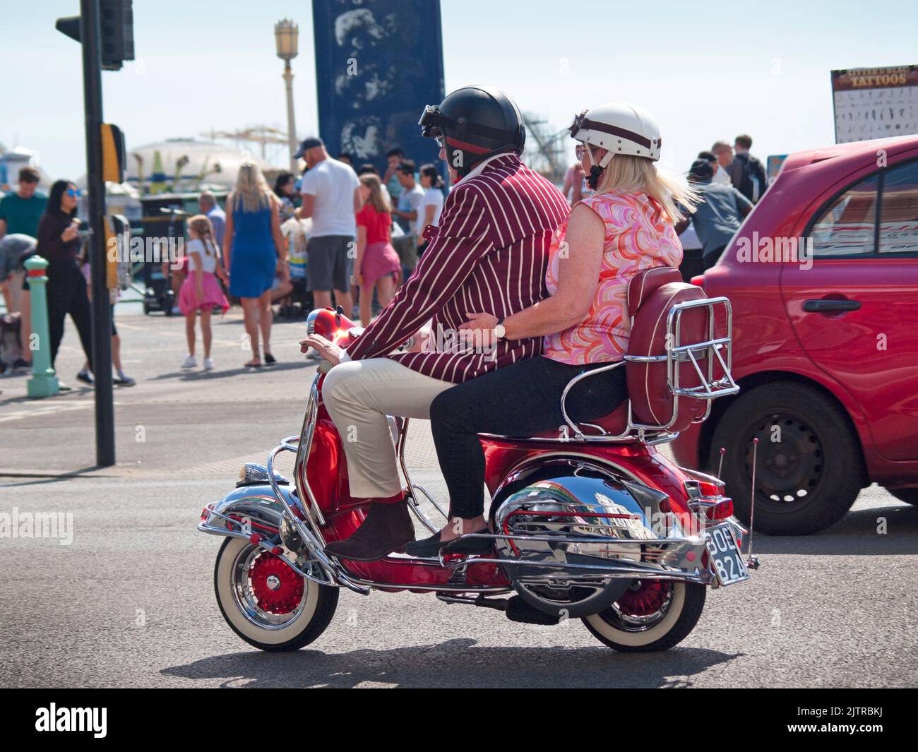 Mods arrive at the Brighton seafront on their scooter Stock Photo - Alamy