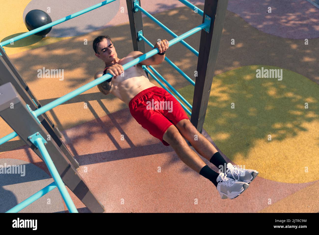 Strong man muscular street hi-res stock photography and images - Alamy