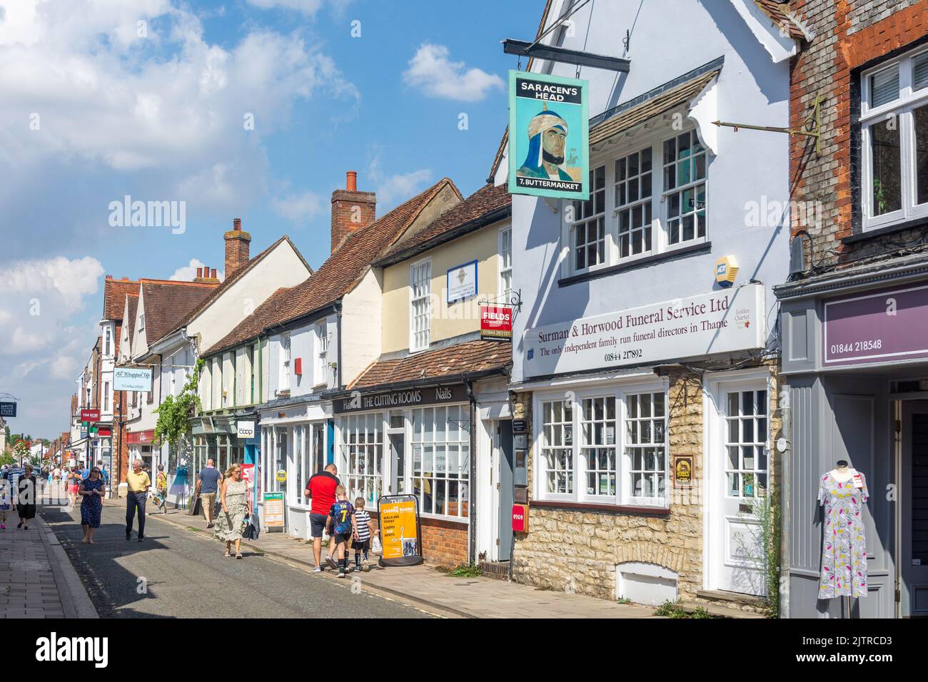 Period buildings, Butter Market, Thame, Oxfordshire, England, United ...