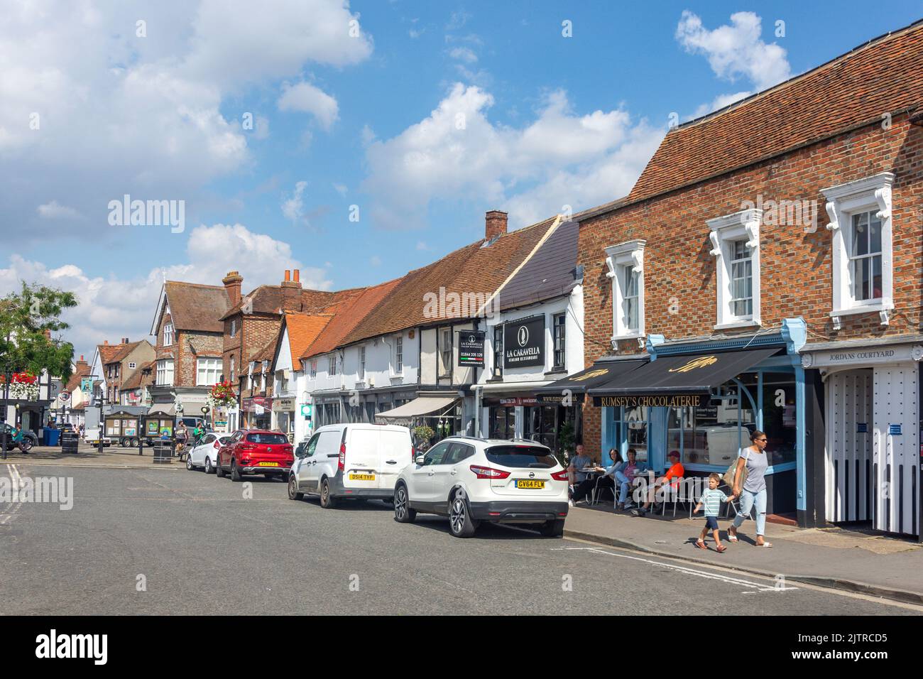 Cafe and shops, Upper High Street, Thame, Oxfordshire, England, United ...