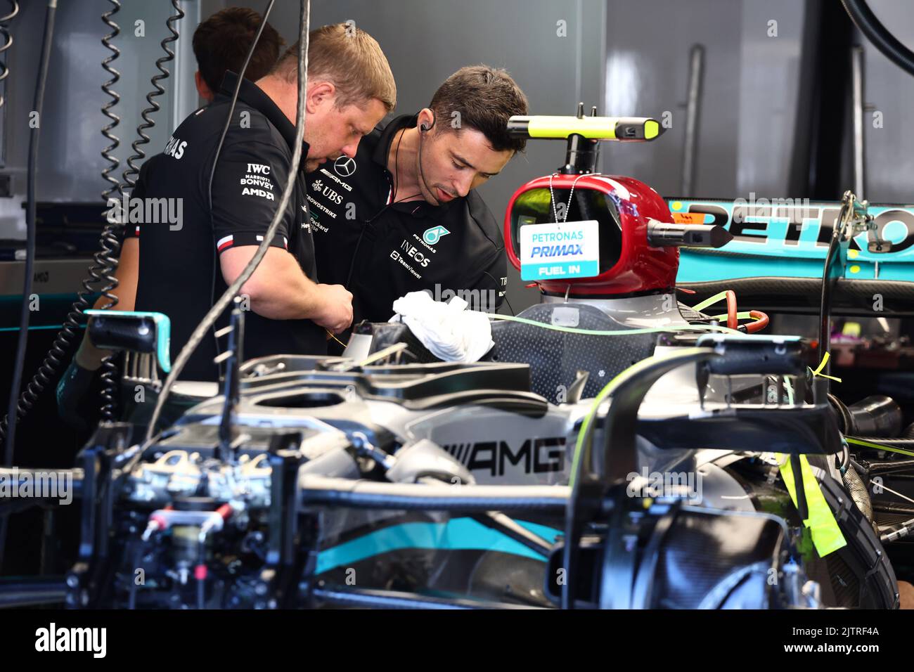 Formula 1 garage 2022 hi-res stock photography and images - Alamy