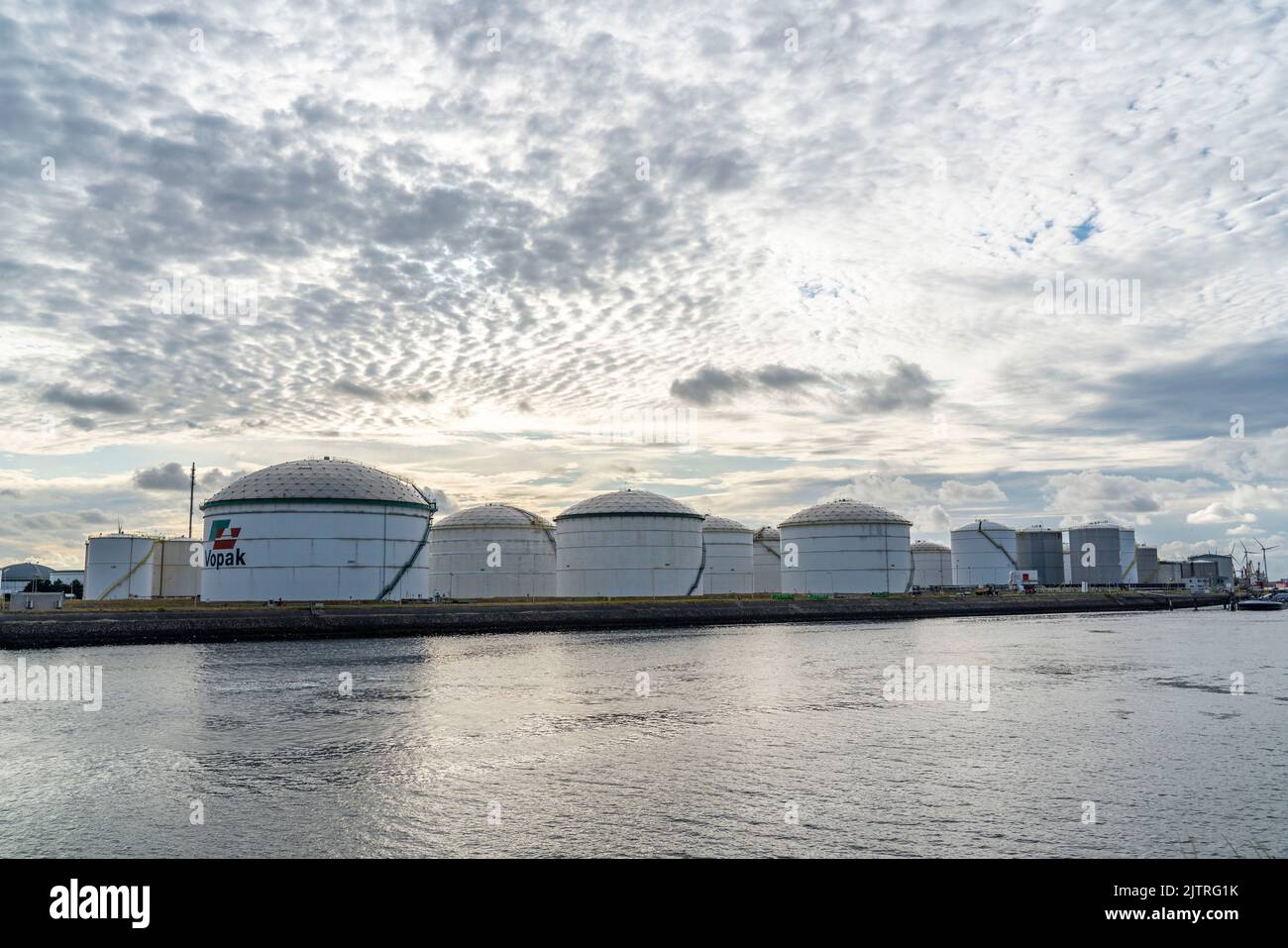 Petroleumhaven, Vopak Terminal Europoort, crude oil tank farm, over 99 ...