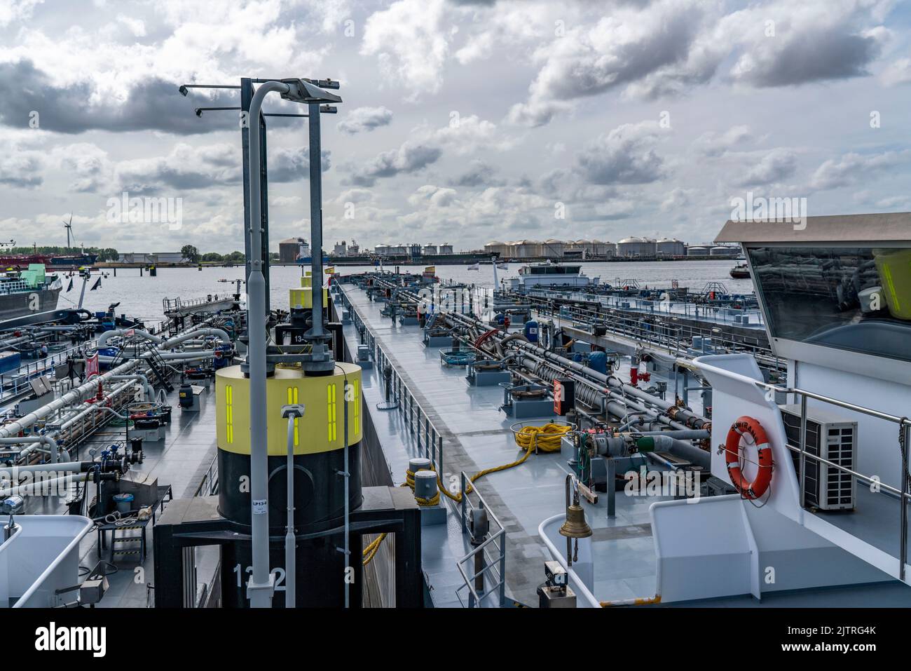 Petroleumhaven, Vopak Terminal Europoort, crude oil tank farm, over 99 ...