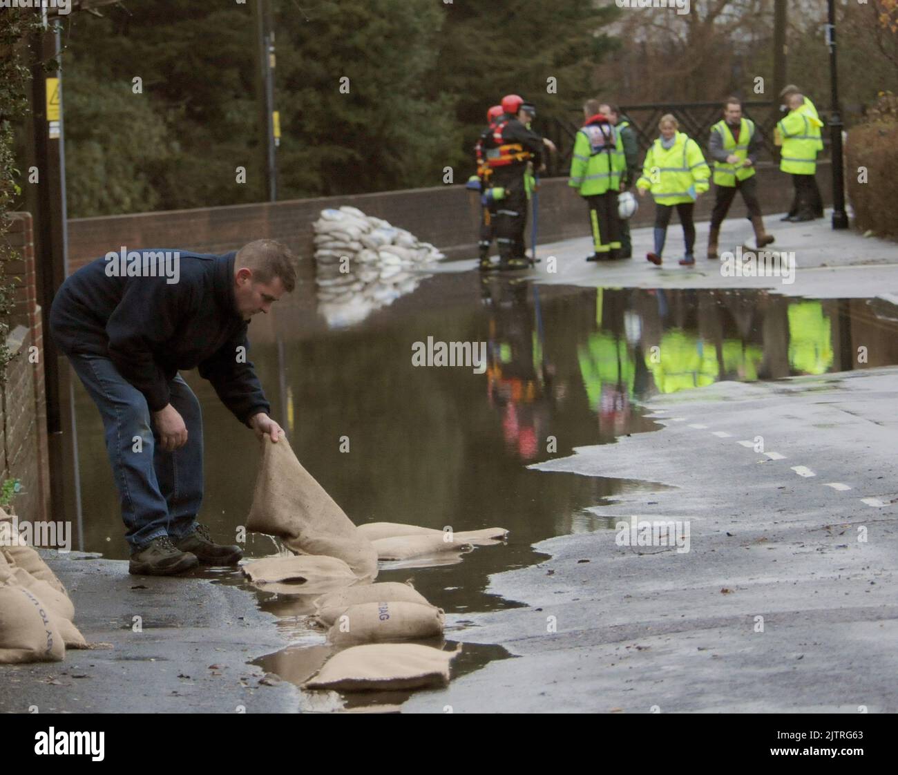 PREPARING FOR THE WORST IF THE RIVER WALLINGTON BURSTS ITS BANKS PIC ...