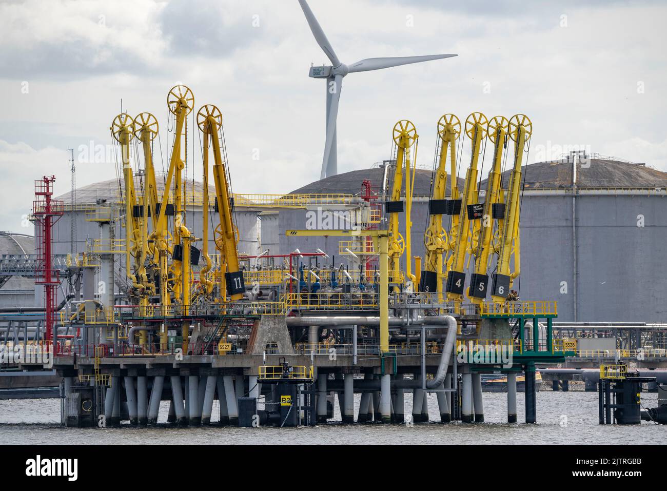 Petroleumhaven, Vopak Terminal Europoort, crude oil tank farm, over 99 ...