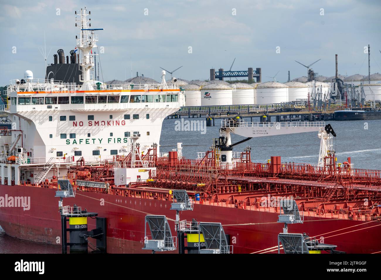 Petroleumhaven, Vopak Terminal Europoort, crude oil tank farm, over 99 ...
