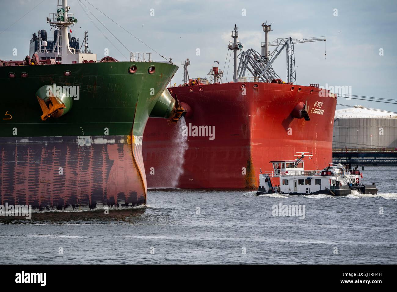 Petroleumhaven, Shell Terminal Europoort, crude oil tank farm, bulk ...
