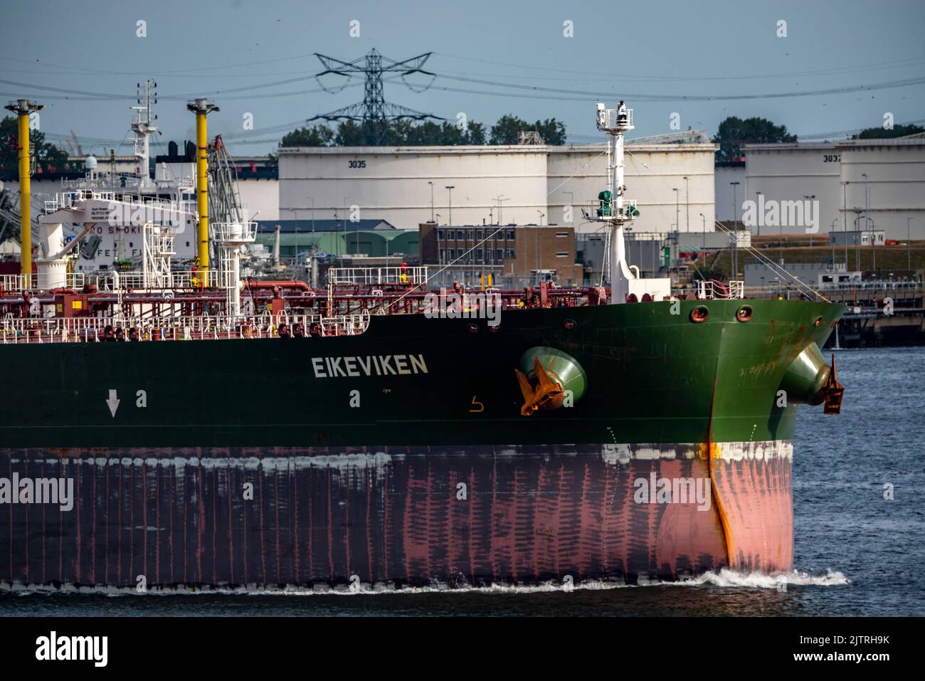 Petroleumhaven, S Norwegian crude oil tanker Eikeviken leaves, unloaded ...