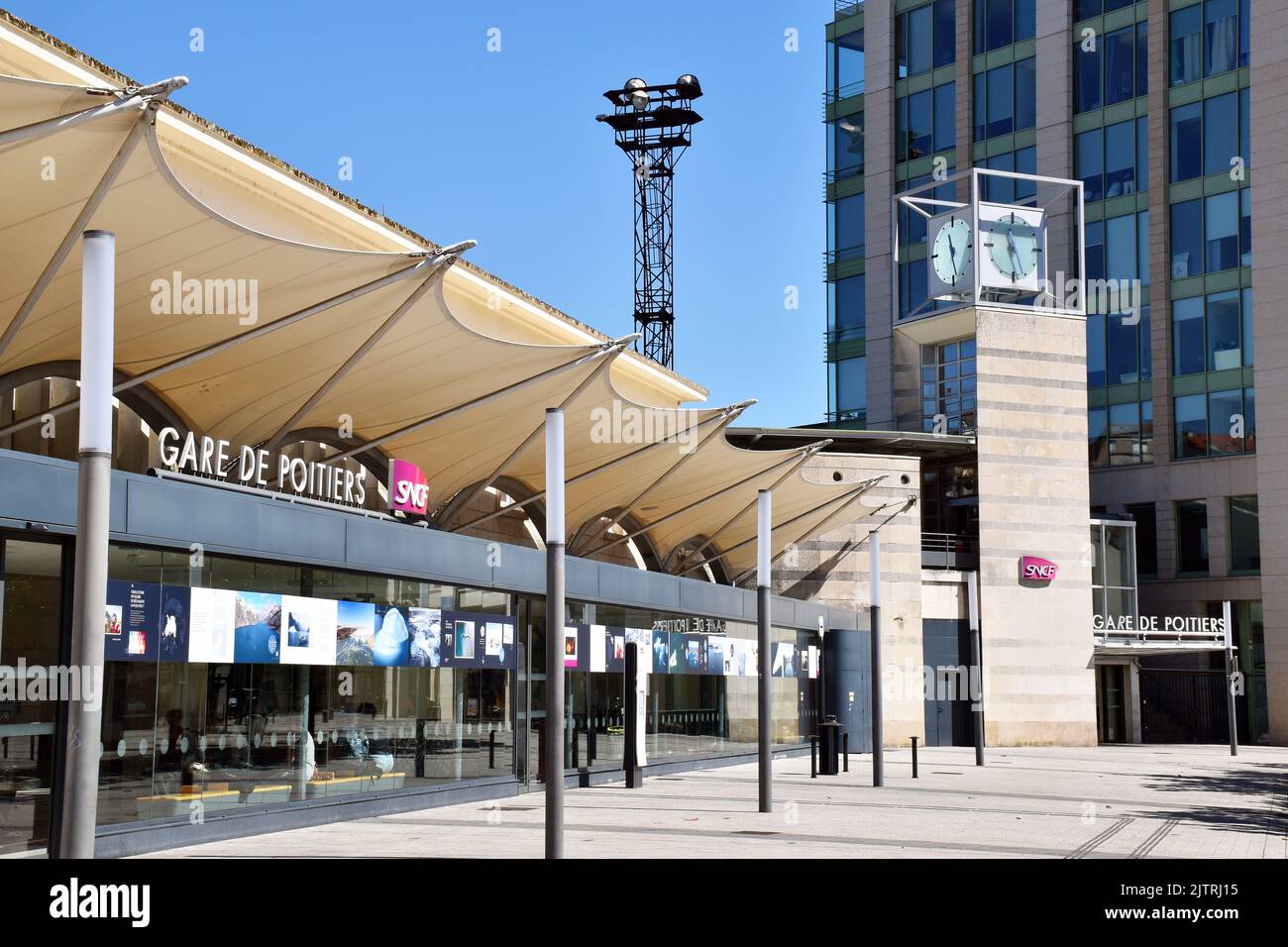 Forecourt and main entrance of the SNCF railway station at Poitiers ...