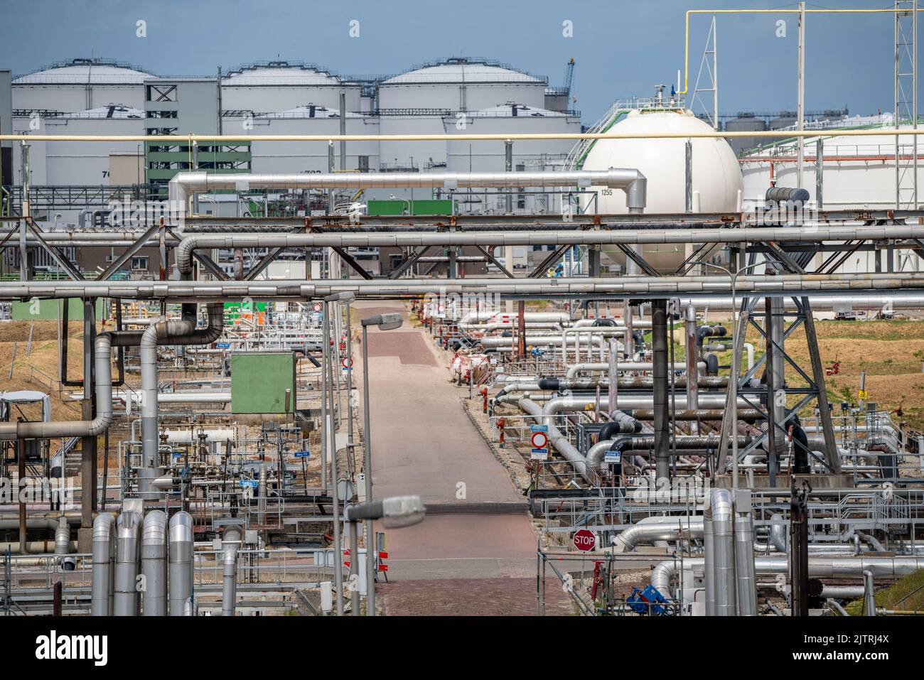 Shell Pernis refinery, largest refinery in Europe, production ...