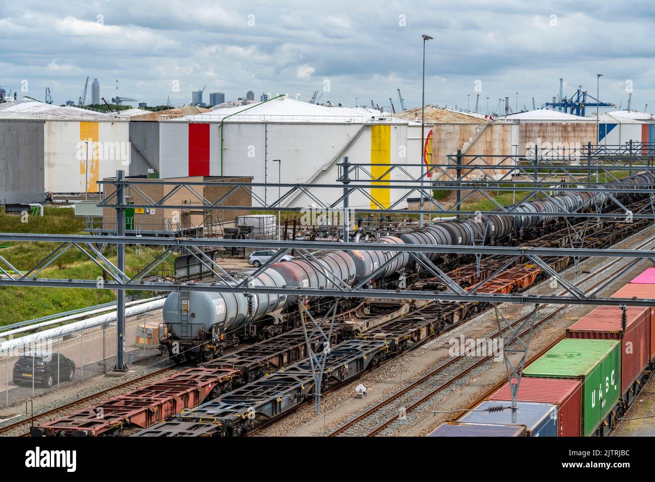 Shell Pernis refinery, largest refinery in Europe, production ...