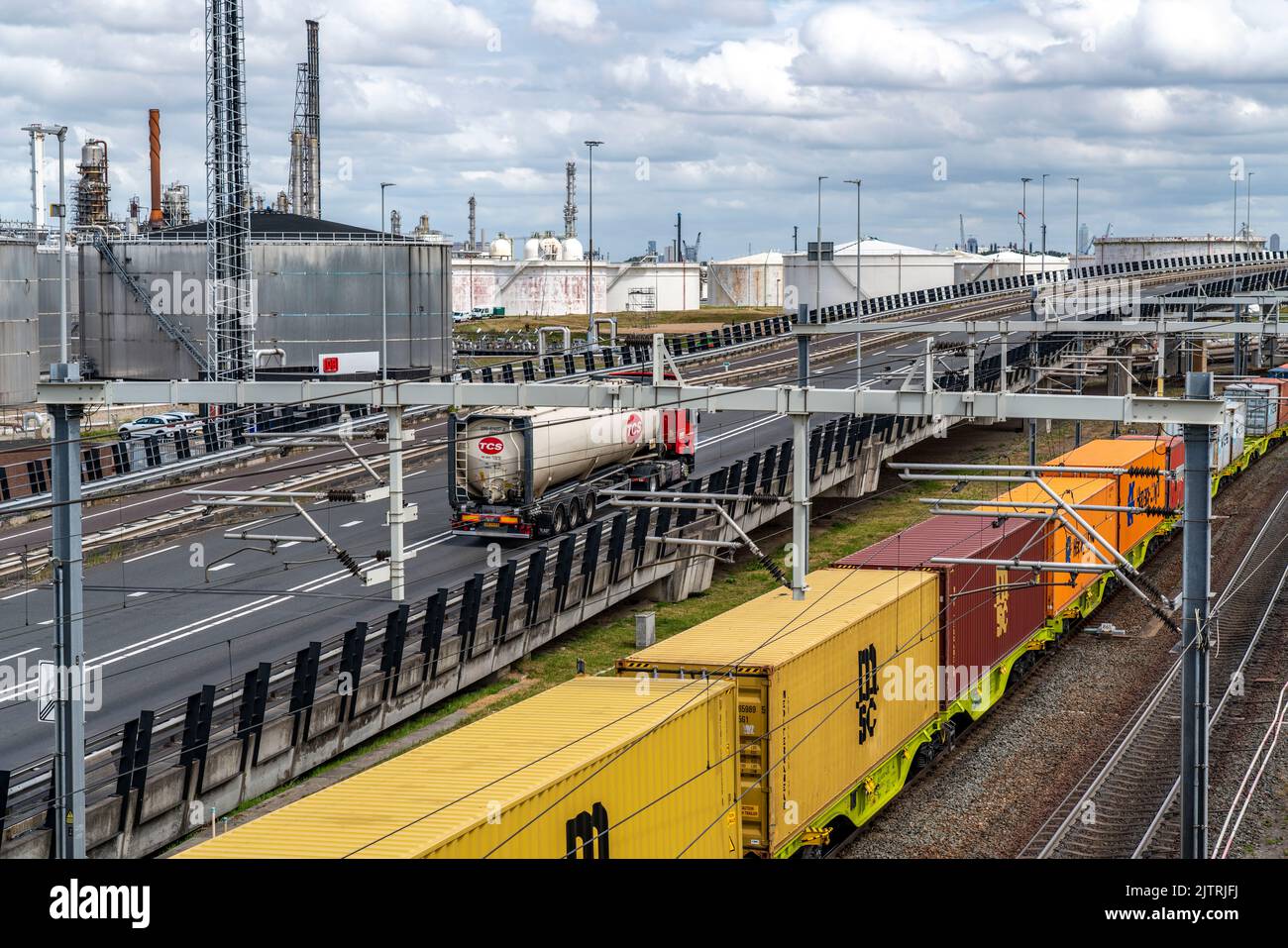 Shell Pernis refinery, largest refinery in Europe, production ...