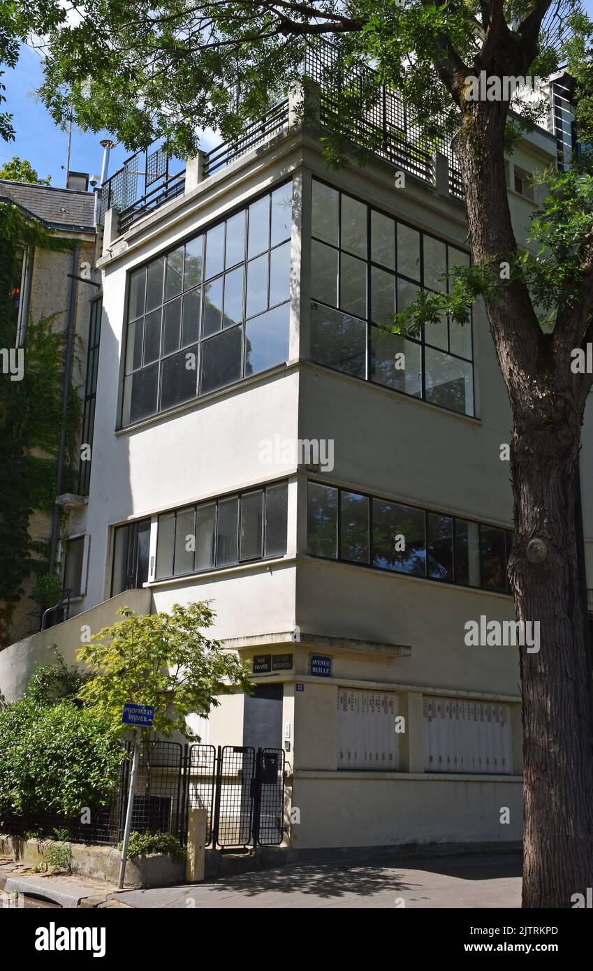 The Ozenfant House and Atelier, 1923, architects Le Corbusier & Pierre ...