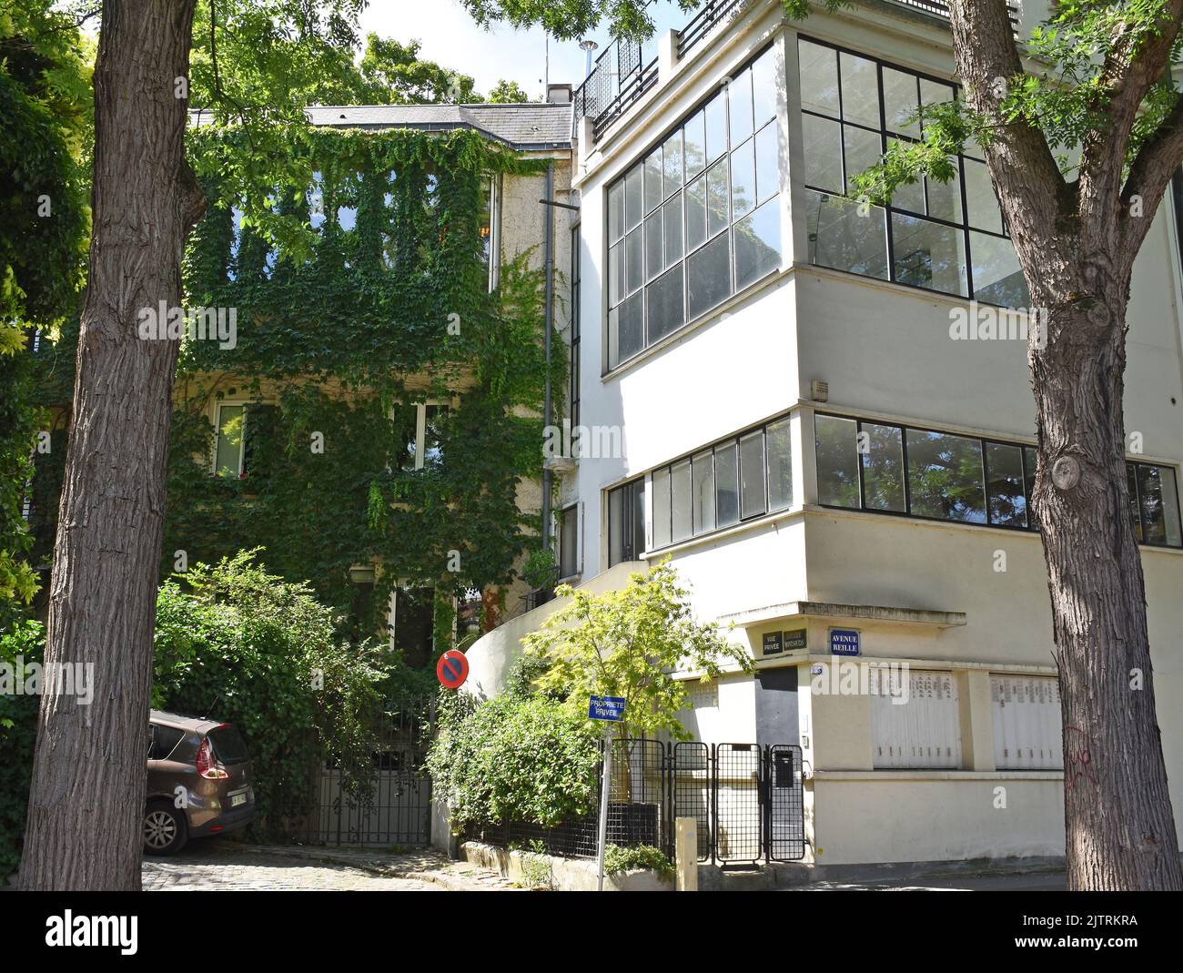 The Ozenfant House and Atelier, 1923, architects Le Corbusier & Pierre ...
