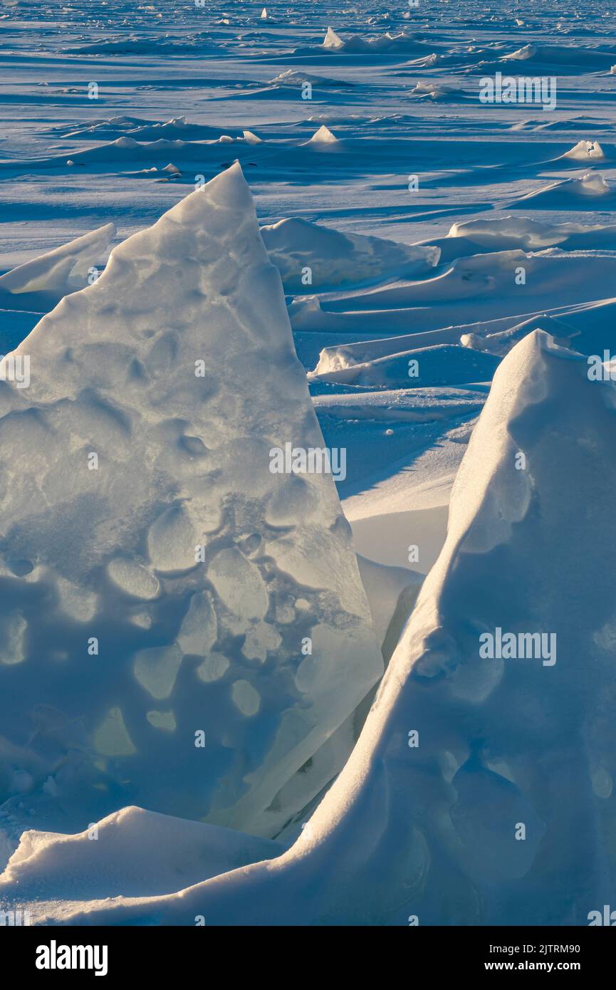 Light ice chunk waves hi-res stock photography and images - Alamy
