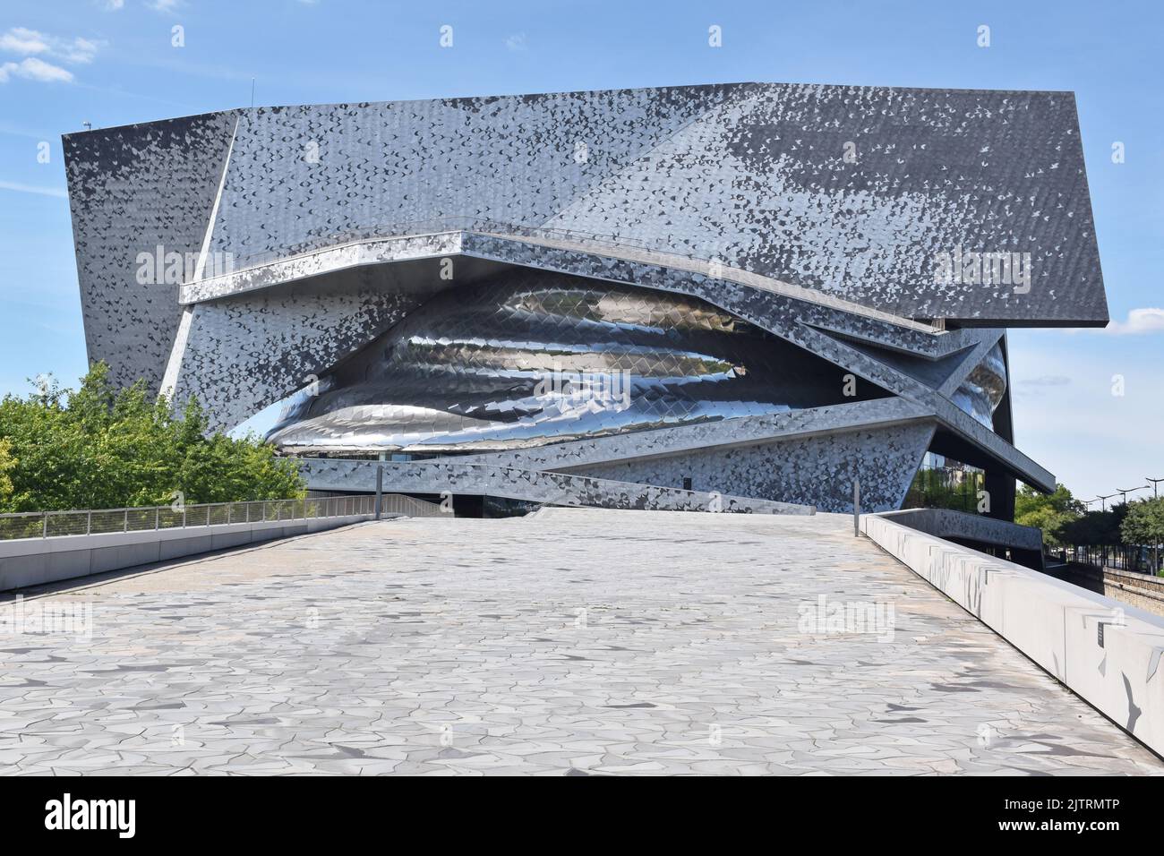 Philharmonie de Paris, a symphony hall & two smaller halls, resembling ...