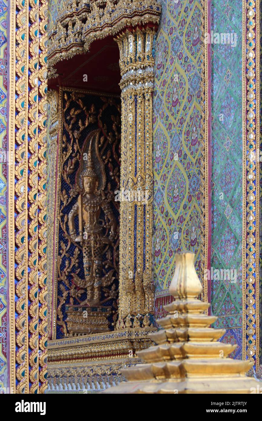 buddhist temple (wat ratchabophit) in bangkok (thailand Stock Photo - Alamy