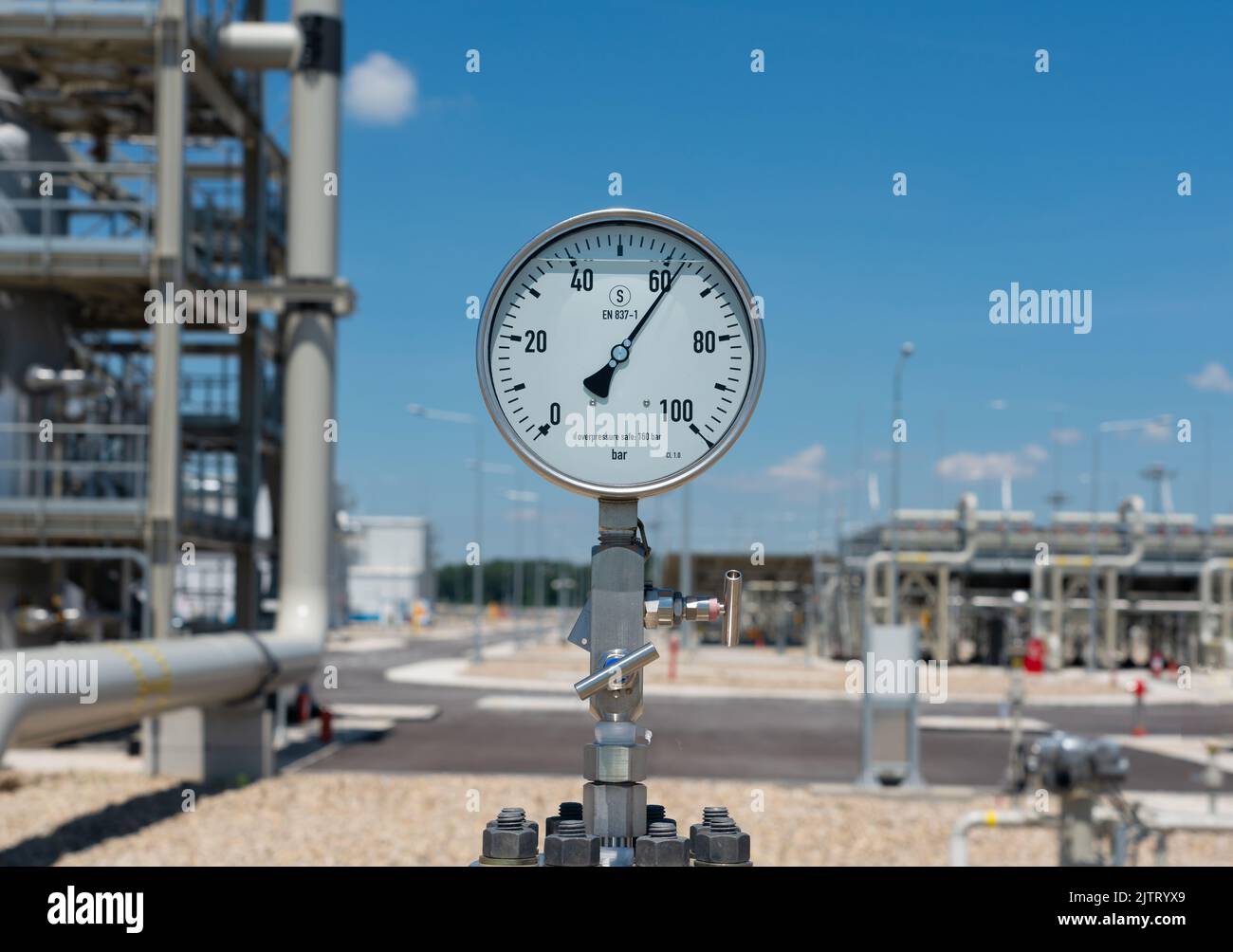 High pressure hydraulic installation hi-res stock photography and ...