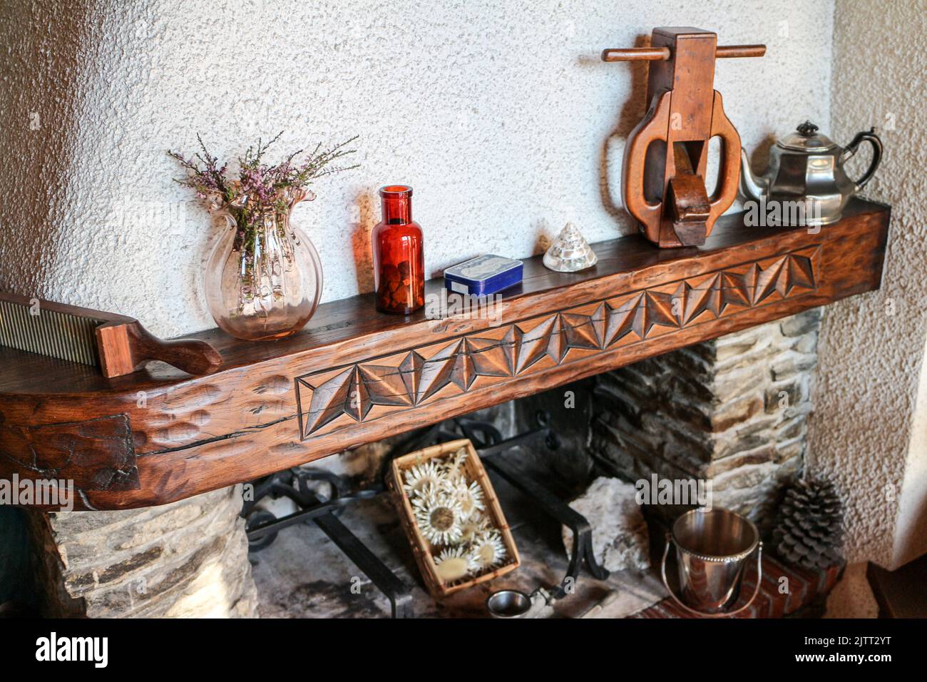 Frieze beam hi-res stock photography and images - Alamy