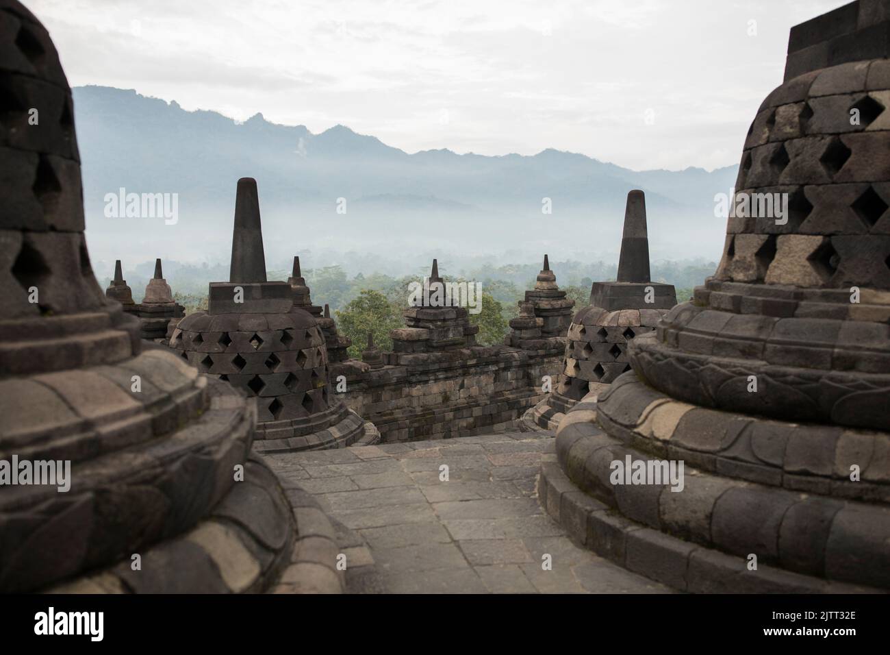 Ancient stupa architecture hi-res stock photography and images - Alamy