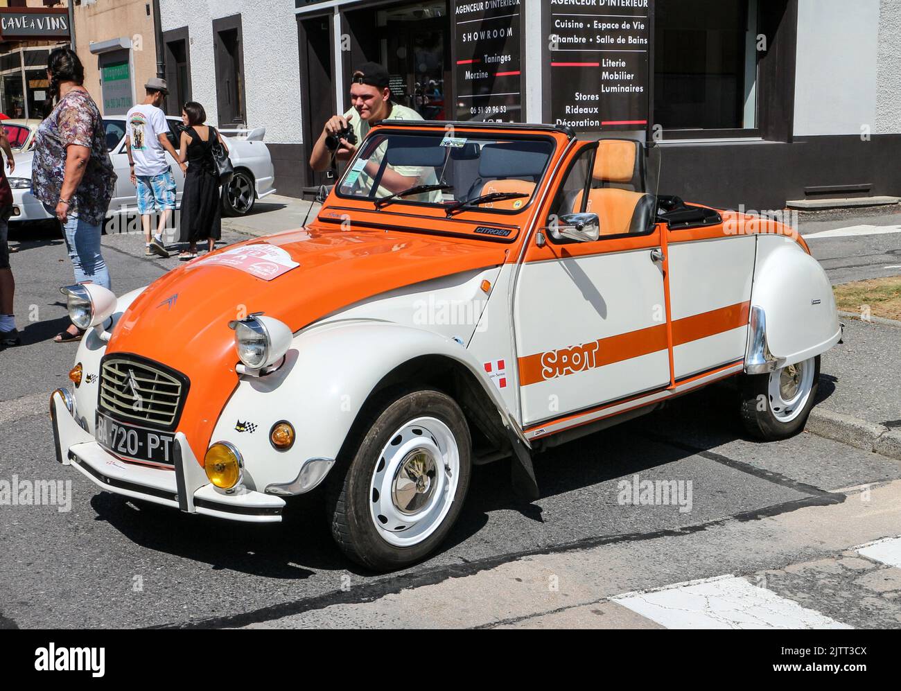 LA JACQUEMARDE 2022 in TANINGES : CITROEN 2CV Spot,limited edition ...