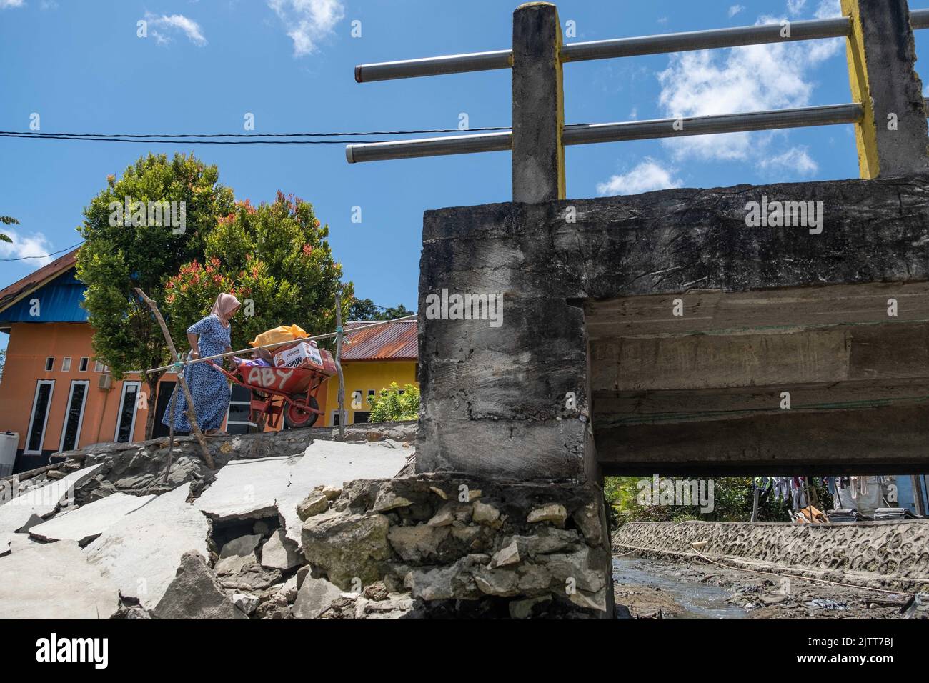 Village muara sampara hi-res stock photography and images - Alamy