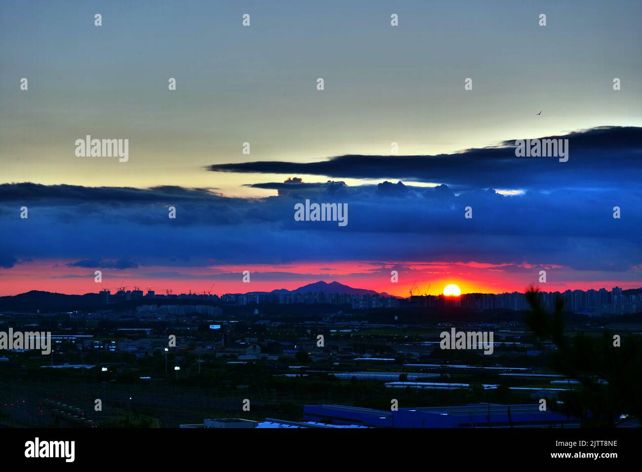 Todays sunset hi-res stock photography and images - Alamy