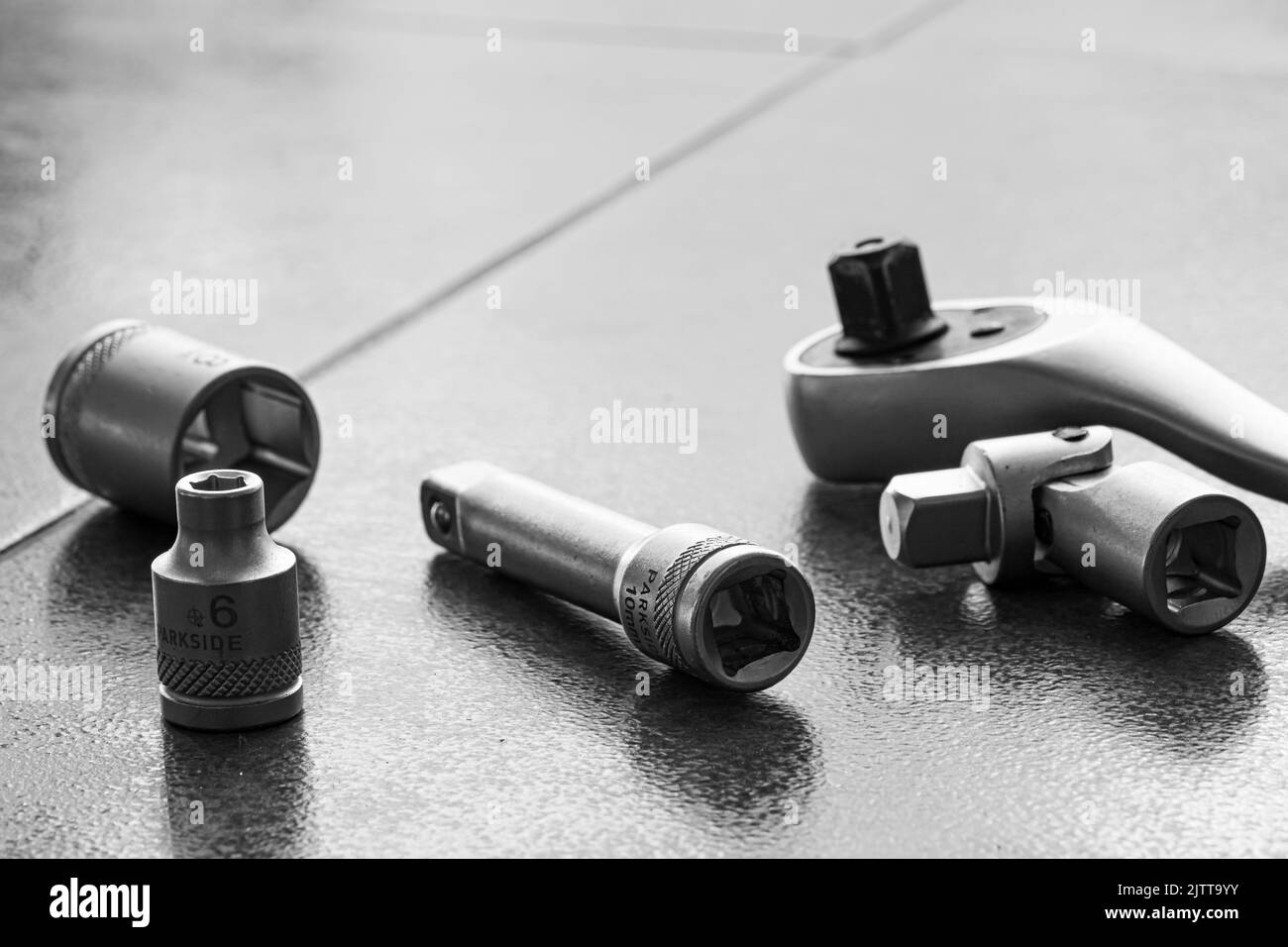 These are mechanical tools, this photography is make with a specific ...