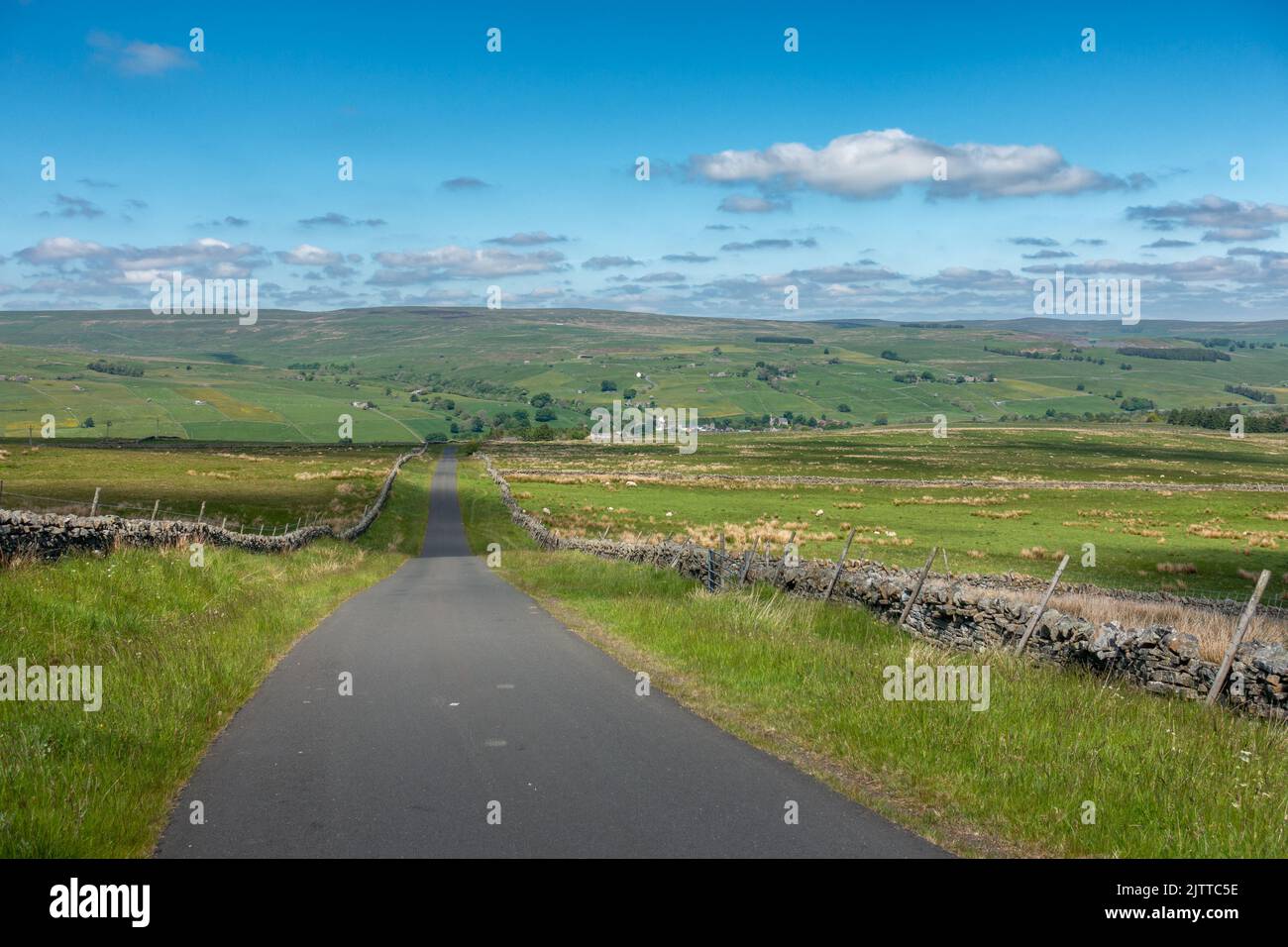 View from Chapel Fell Chapel Fell mountain pass road looking into ...