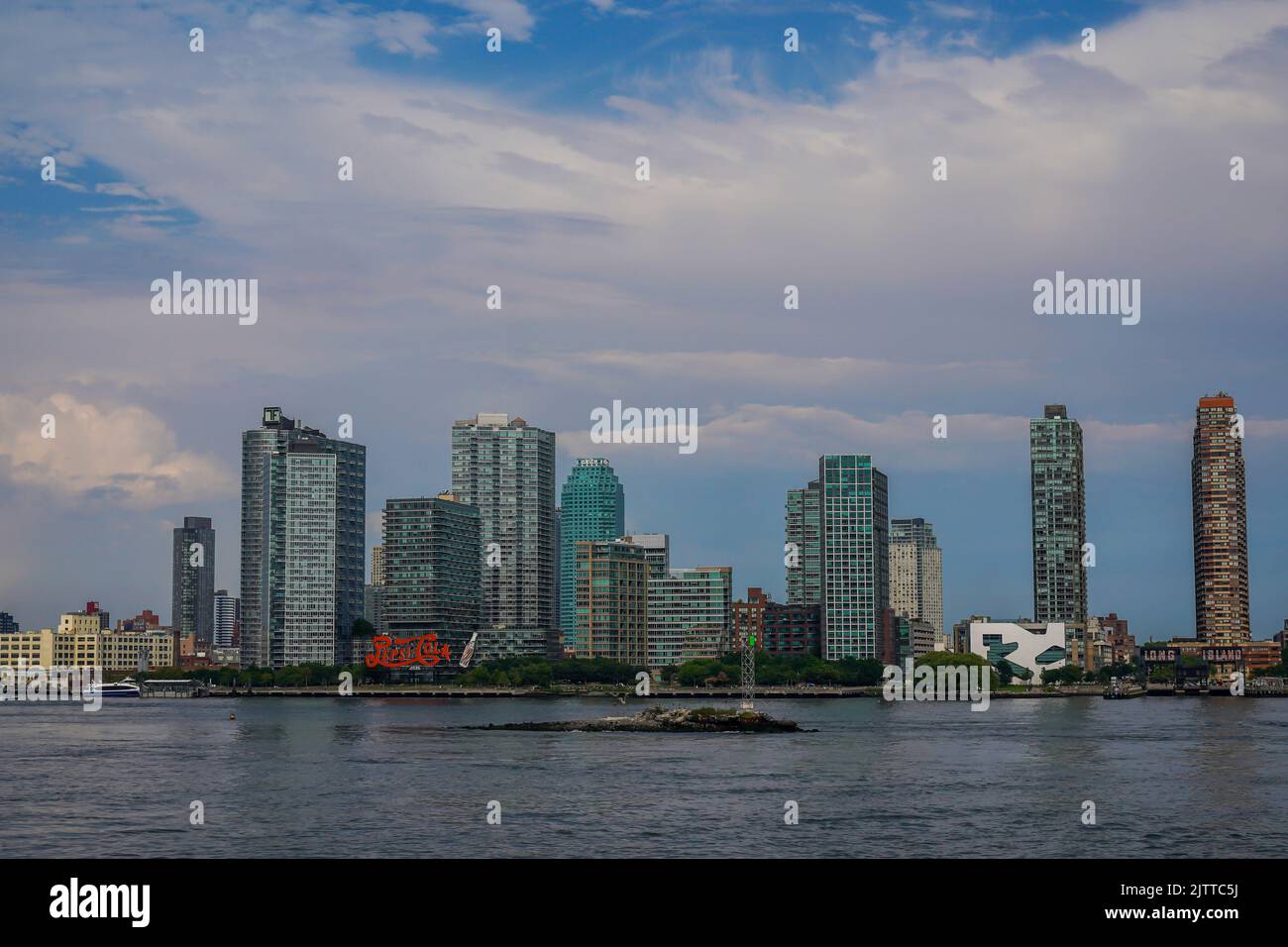 Long Island City (Queens) skyline. Long Island City (L.I.C.) is the ...
