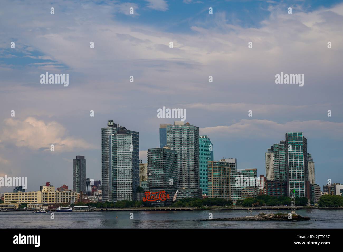 Long Island City (Queens) skyline. Long Island City (L.I.C.) is the ...