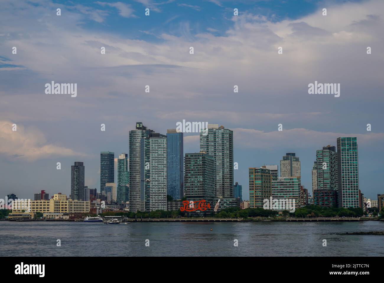 Long Island City (Queens) skyline. Long Island City (L.I.C.) is the ...
