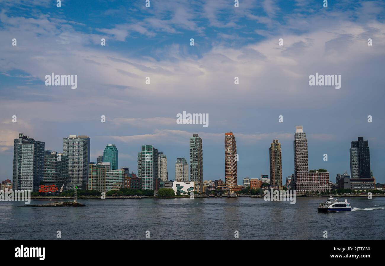 Long Island City (Queens) skyline. Long Island City (L.I.C.) is the ...