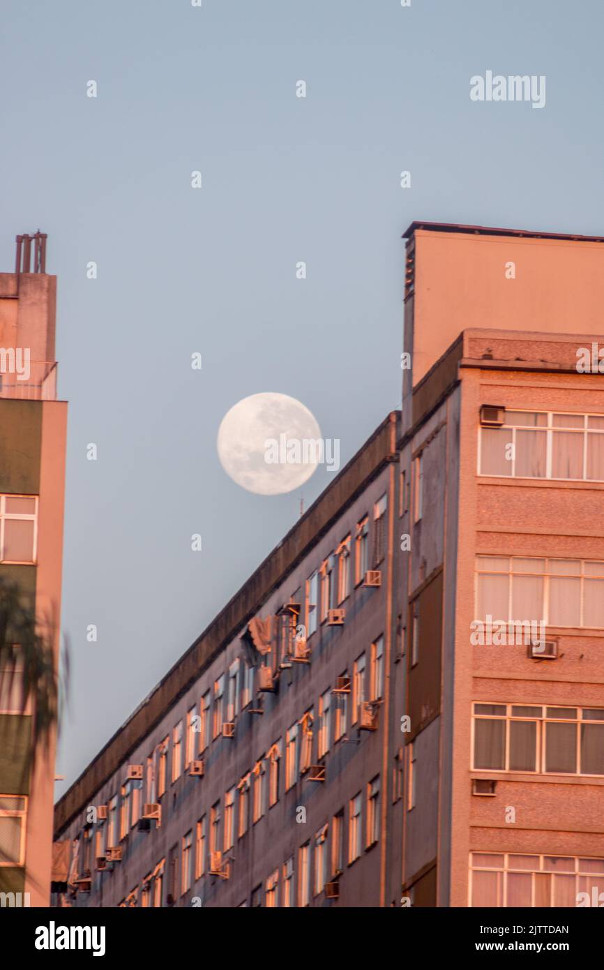 Moon over water closeup hi-res stock photography and images - Alamy