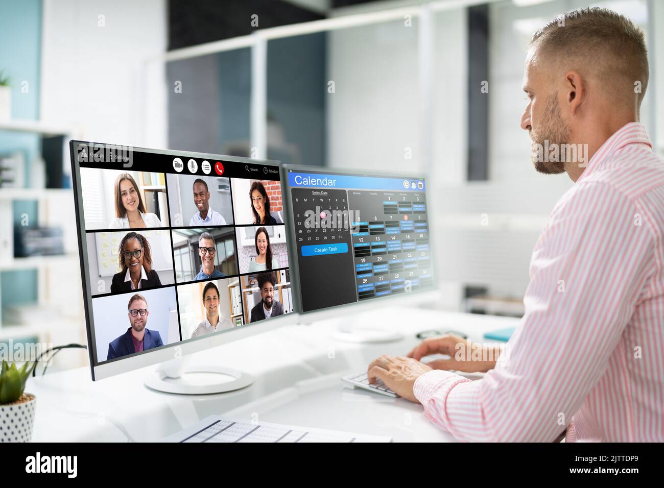 Remote task hi-res stock photography and images - Alamy